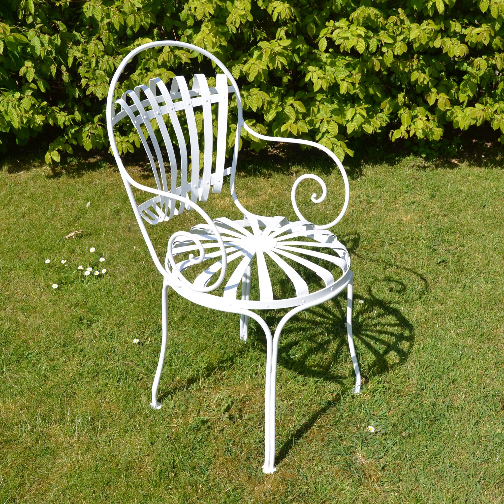 The Sprung Carver Garden Chair | Heritage Handmade Garden Collections