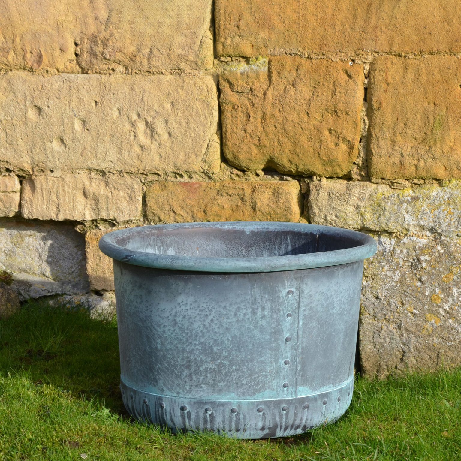 The Circular Copper Garden Planter Rolled Edge - Small | Heritage ...