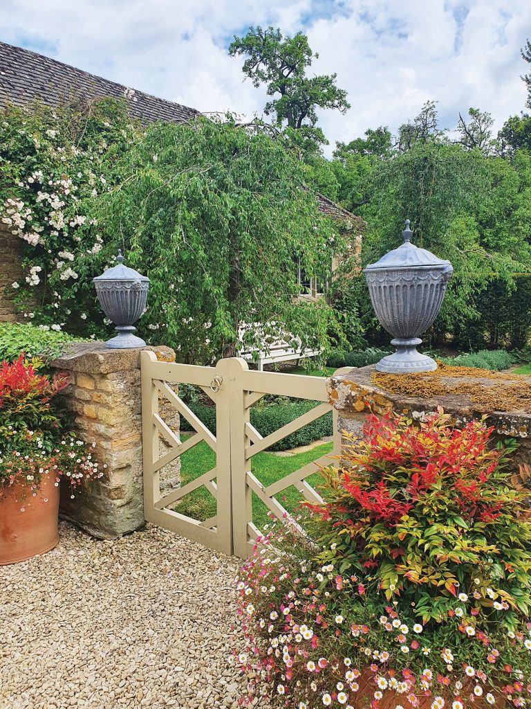 The Neo-Classical Lead Finial | Heritage Handmade Garden Collections