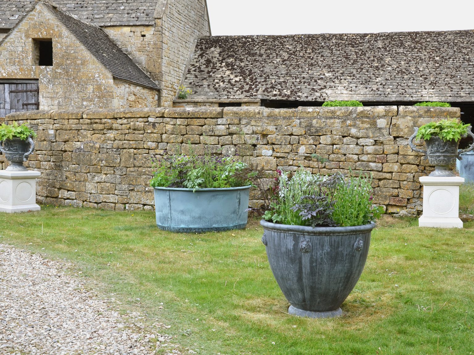 The Townhouse Lead Garden Planter with Lion Masks - Large | Heritage ...
